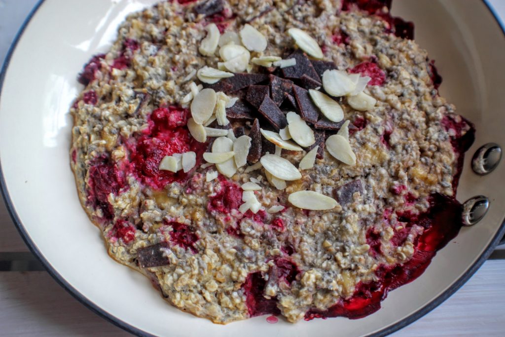 Raspberry Baked Oats – Indulging Innocently Recipes by @SpamellaB