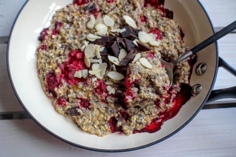Raspberry Baked Oats – Indulging Innocently Recipes by @SpamellaB