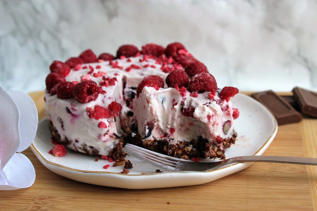 Berry & Carob Ice Cream Cake – Indulging Innocently Recipes by @SpamellaB