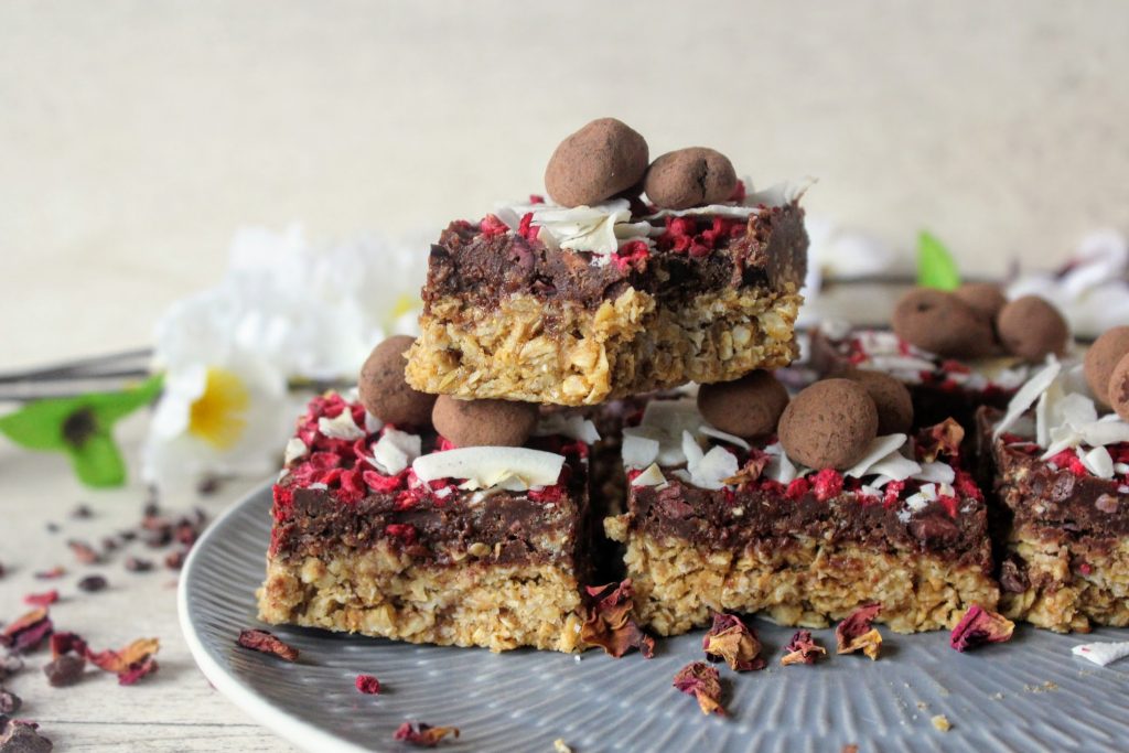 Cacao & Coconut Flapjack Bites – Indulging Innocently Recipes by @SpamellaB