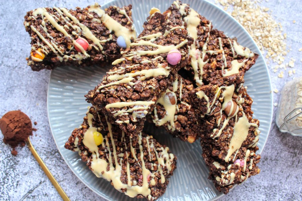 Crispy Chocolate Smartie Bars – Indulging Innocently Recipes by @SpamellaB